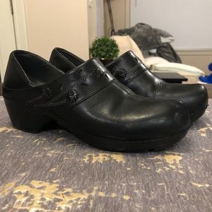 Dansko | Shoes | Dansko Black Clogs With Flower Leaf Detail | Poshmark